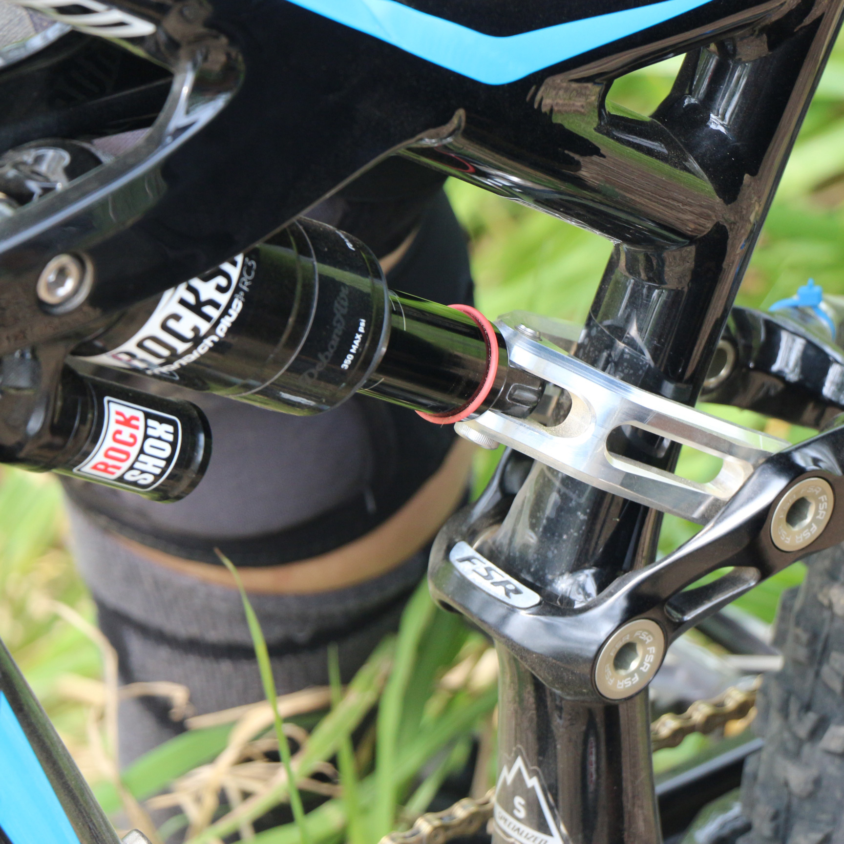Unleash your Specialized Enduro with a Bike Yoke to upgrade its shock - Bikerumor