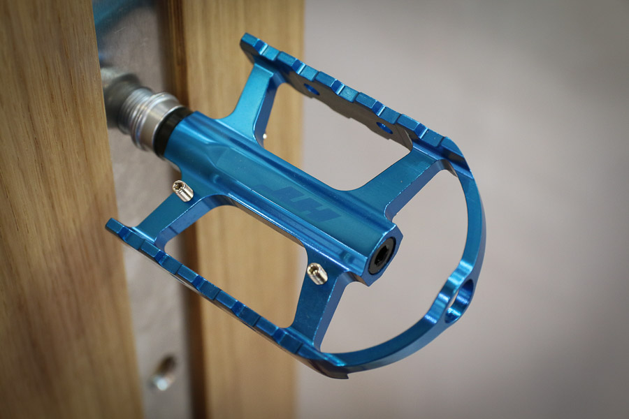 BikeManiac: HT launches D1 flat/clipless tone, enhances tone permanence ...