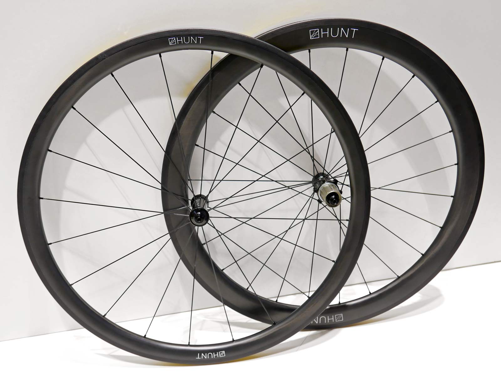 EB17: Hunt polishes fast-engaging Sprint Aero racing, rim & disc road ...
